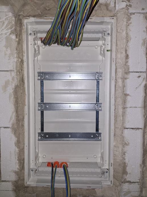 Elektroinstalacije EN-VOLT ,Elektricar