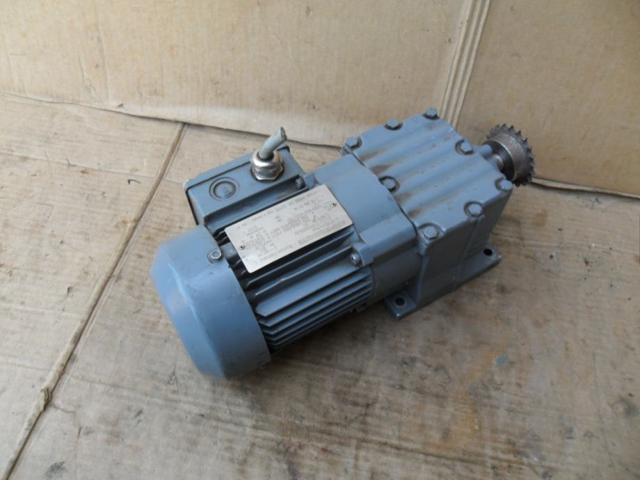 Elektromotor sa linijskim reduktorom 220/380V/0,18KW/1320/102 okr. izl