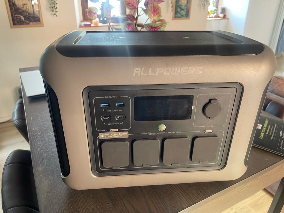 ALLPOWERS R1500 Prijenosna Baterija – NOVA, nekorištena, garancija