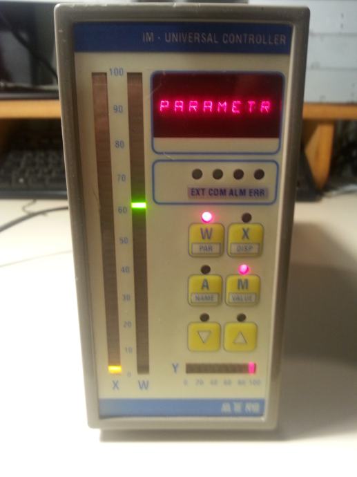 ATM, IM - Universal Controller - Standardni mikroprocesorski regulator