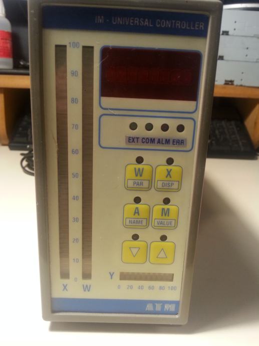 ATM, IM - Universal Controller - Standardni mikroprocesorski regulator