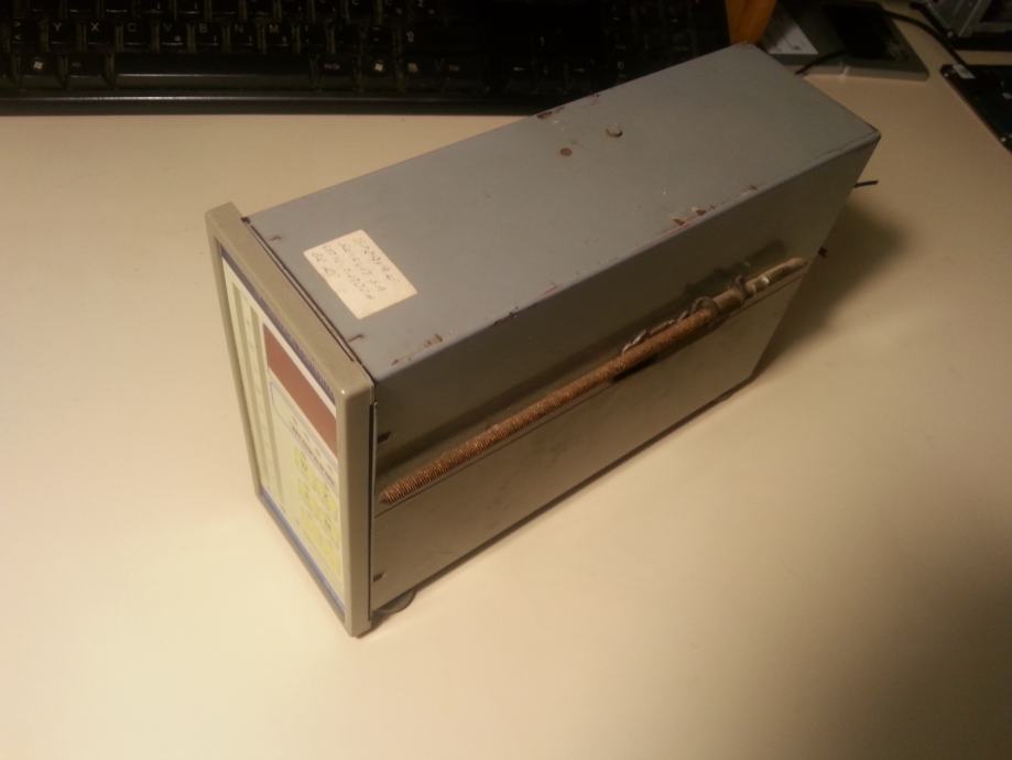 ATM, IM - Universal Controller - Standardni mikroprocesorski regulator