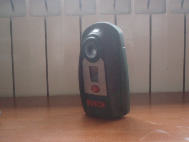 NOVI digitalni detektor za metal i strujne vodove BOSCH PDO6