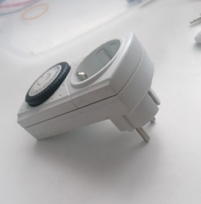 Električna timer utičnica