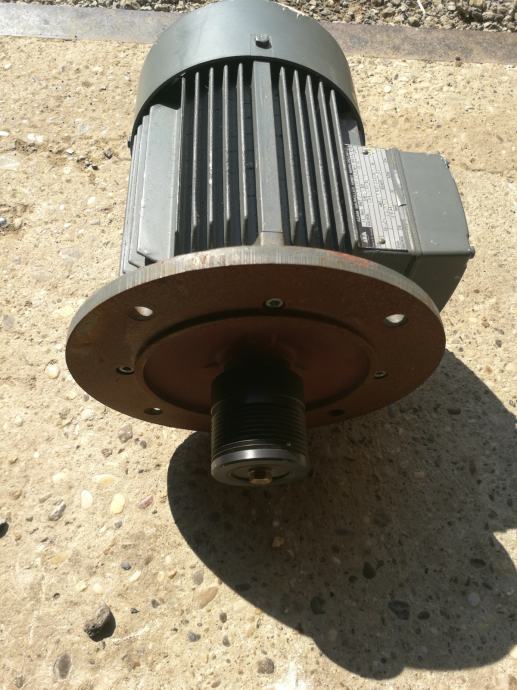 ELEKTROMOTOR ABM VDE 0530 (trofazni)