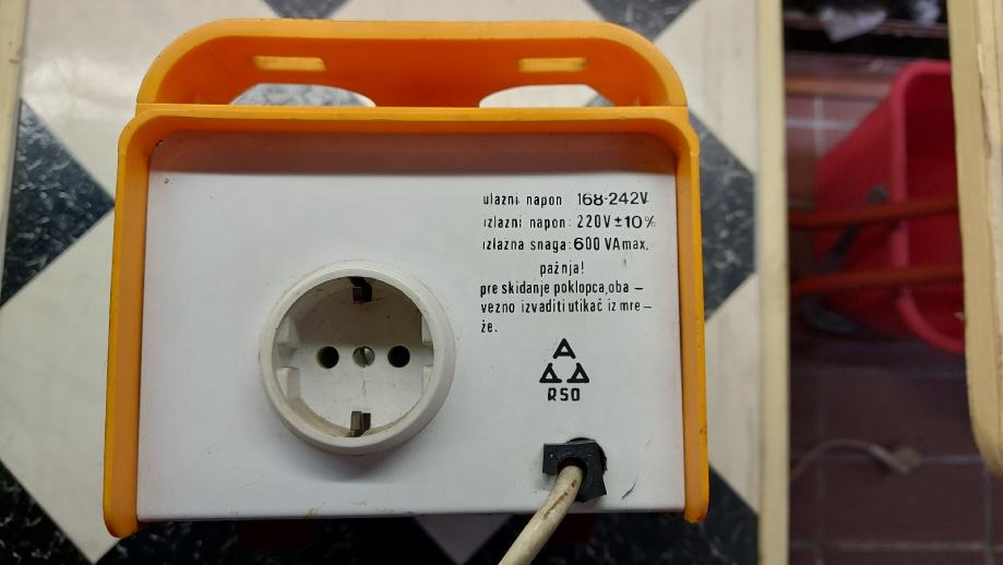 Eletronski regulator napona 220V/600W Inomag