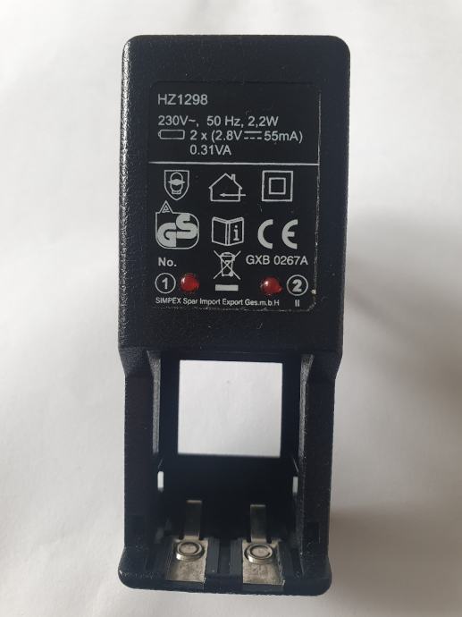 PUNJAČ ZA PUNJIVE BATERIJE