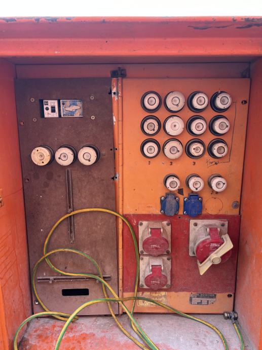 Razvodni ormar za struju, Građevinski vanjski