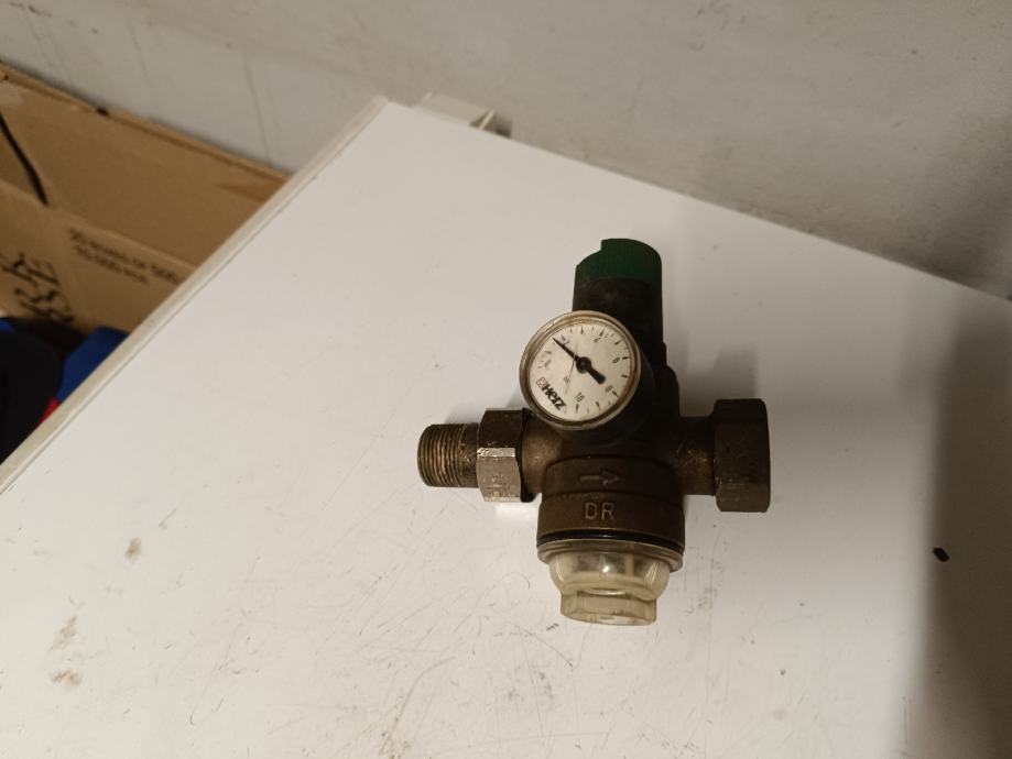 Regulator tlaka hladne vode