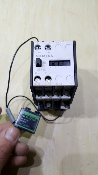 Releji relej 24V 50Hz SIEMENS