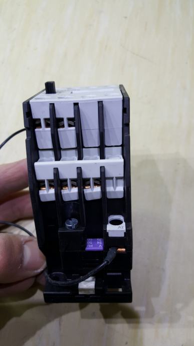 Releji relej 24V 50Hz SIEMENS