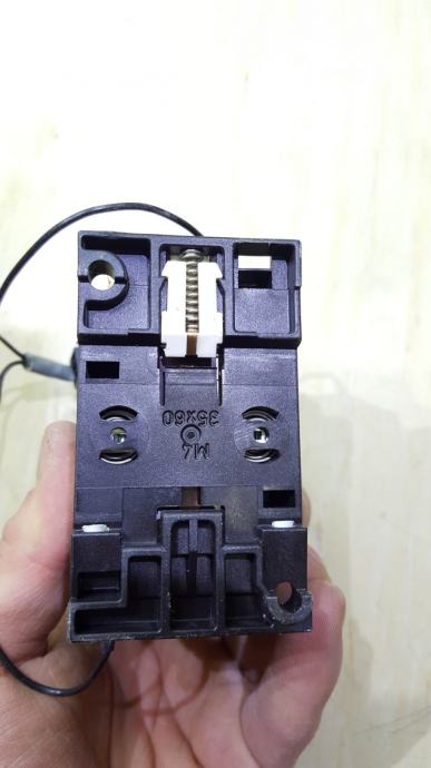 Releji relej 24V 50Hz SIEMENS