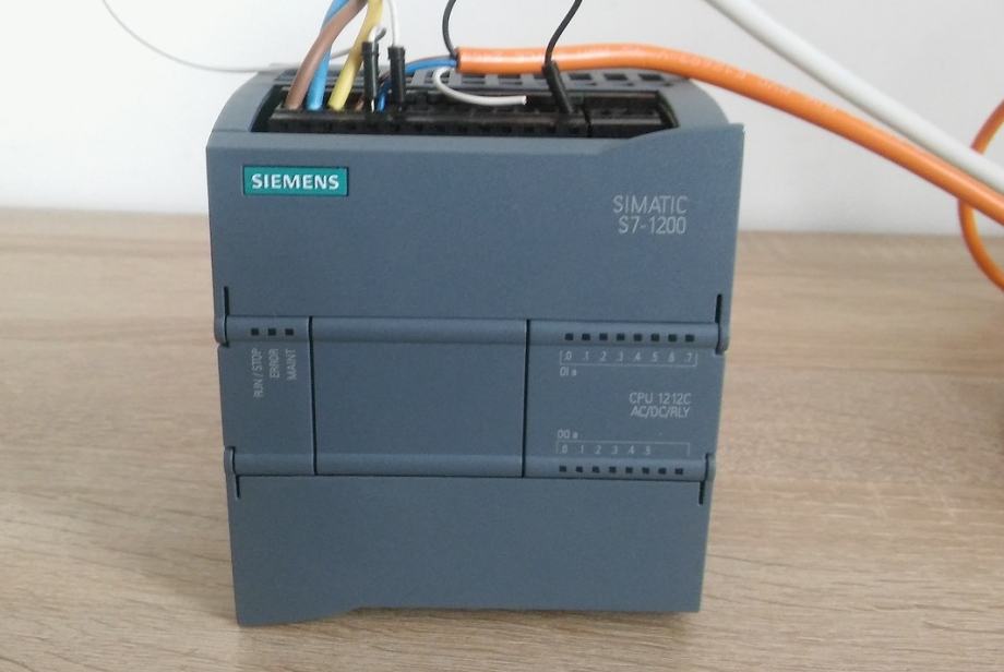 Siemens Simatic S7 1200 CPU 1212C AC/DC/RLY PLC