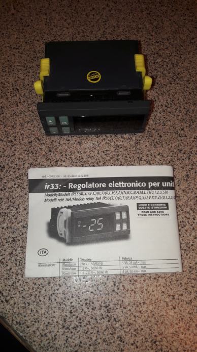 TERMOSTAT Carel IR33 IR33S0EN00 220V