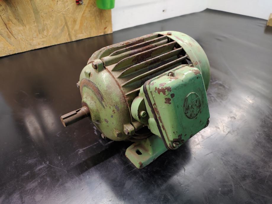 Trofazni kavezni motor MEZ Mohelnice 0.6kW - VIDEO TEST ISPRAVNOSTI