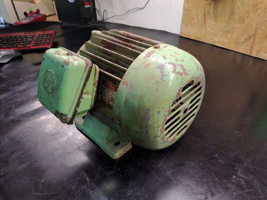 Trofazni kavezni motor MEZ Mohelnice 0.6kW - VIDEO TEST ISPRAVNOSTI