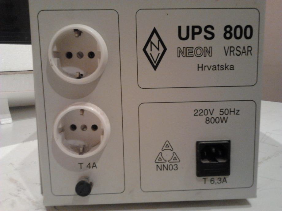 UPS 800 Neon Vrsar 800 W