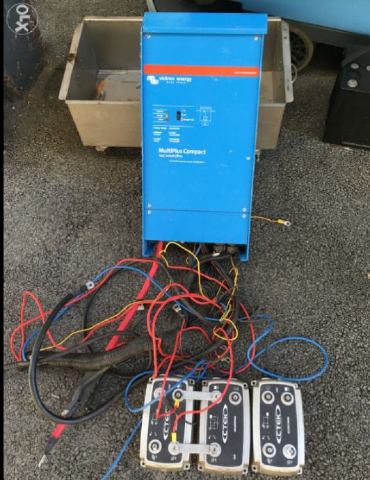 Victron energy blue power 12/2000/80