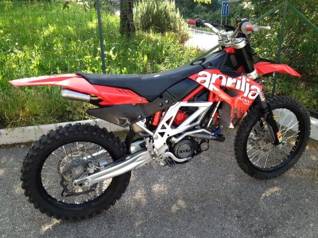 Aprilia MXV MOTOCROSS 450 cm3, 2011 god.