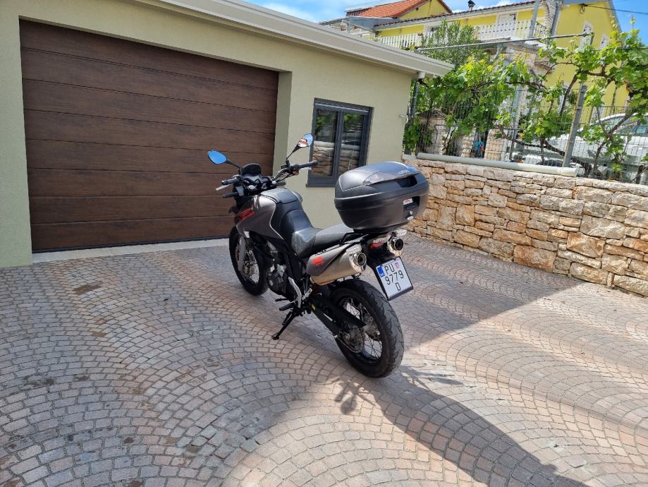 Aprilia Pegaso 650 trail 660 cm3, 2009 god.