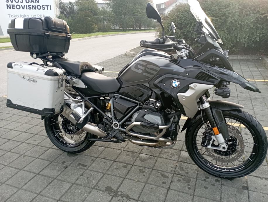 BMW R 1250 GS TRIPLE BLACK, 2021 god.