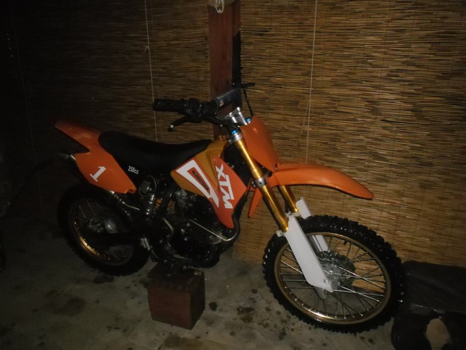 Čisti cross Zongshen xtm 250 250 cm3 izvrstan., 2008 god.