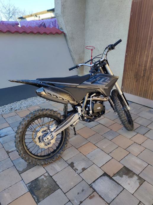 Cross Apollo XTL 250 ccm Samo 20rh., 2023 god.