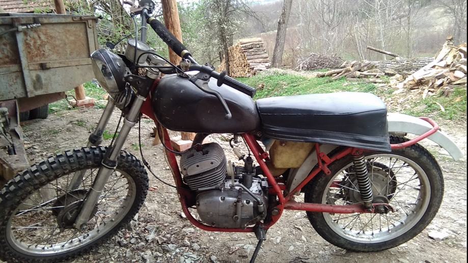 CZ 175 175 cm3, 1974 god.