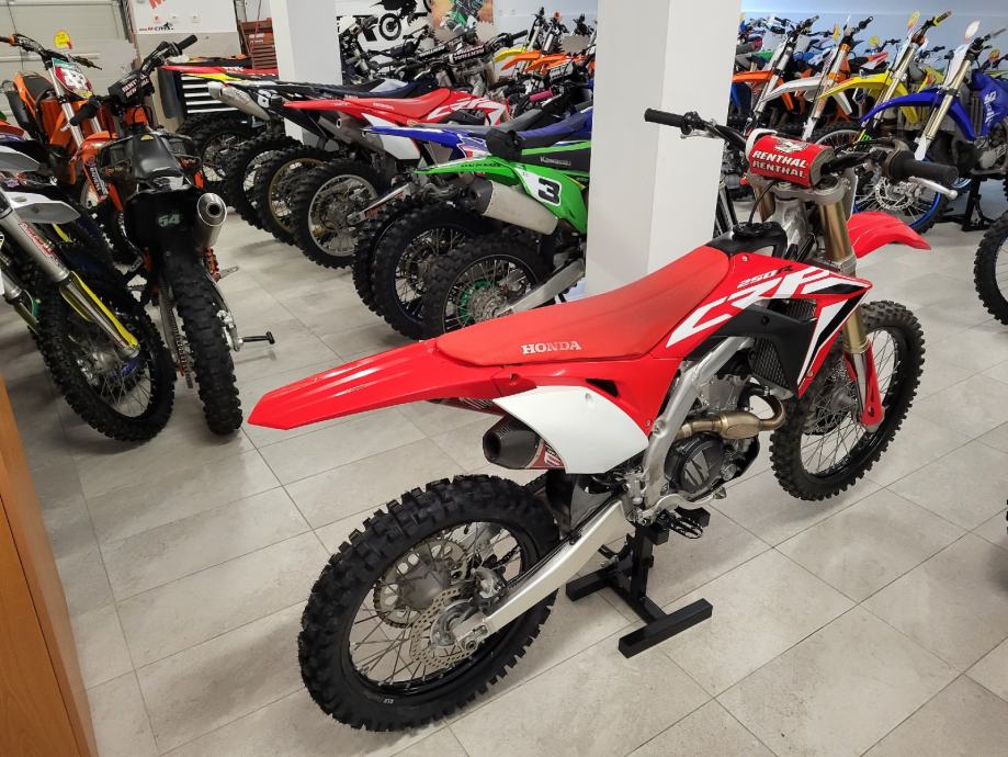 Honda CRF 250 cm3, 2020 god.