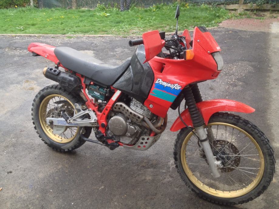 Honda Dominator 650: 750 eura odlična zvati na 0958025131, 1990 god.