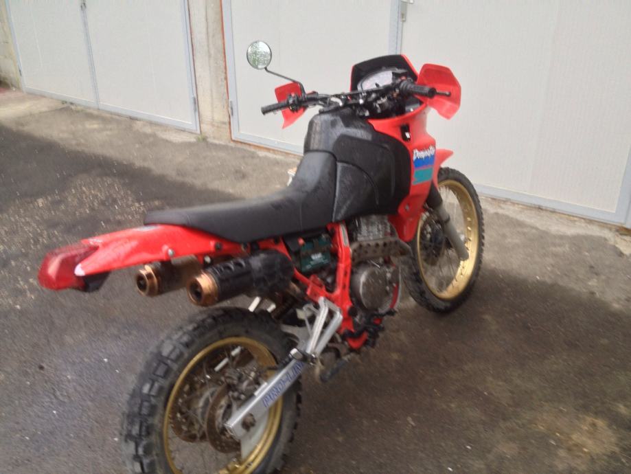 Honda Dominator 650: 750 eura odlična zvati na 0958025131, 1990 god.