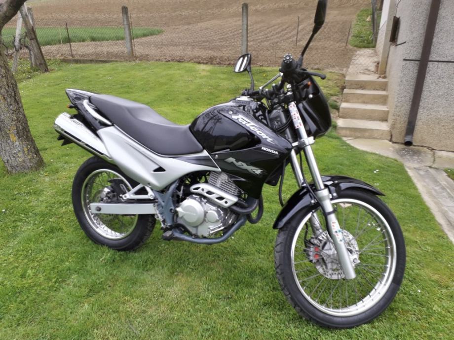 Honda NX 400 Falcon 397 cm3, 2000 god.