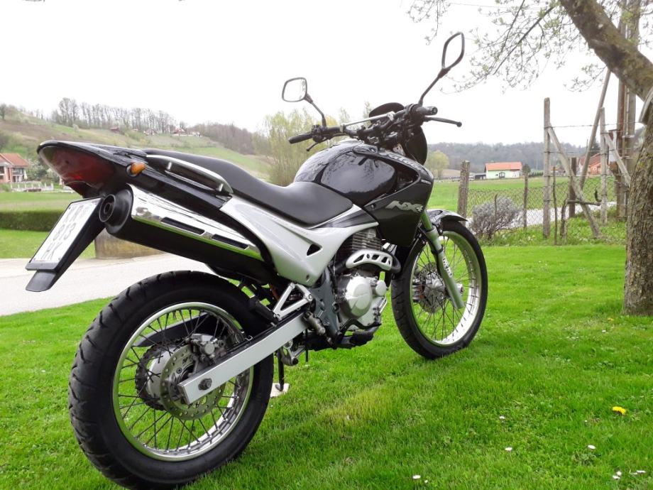 Honda NX 400 Falcon 397 cm3, 2000 god.