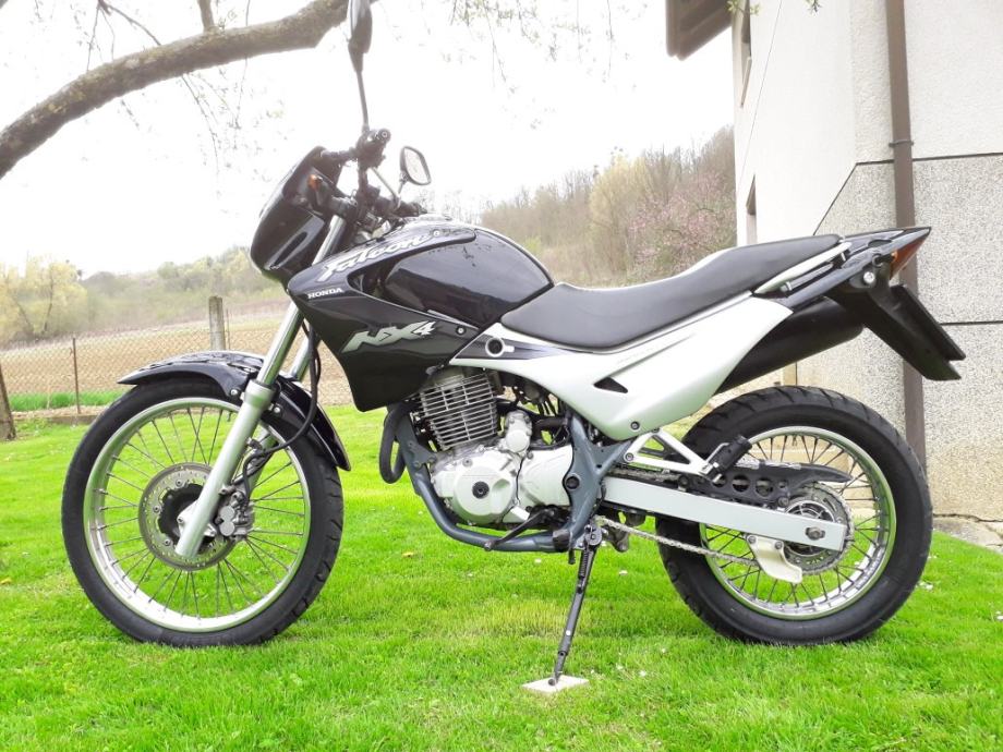 Honda NX 400 Falcon 397 cm3, 2000 god.