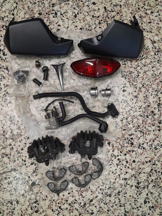 Kawasaki KLV 1000 (Suzuki V strom 1000), 2004 god.