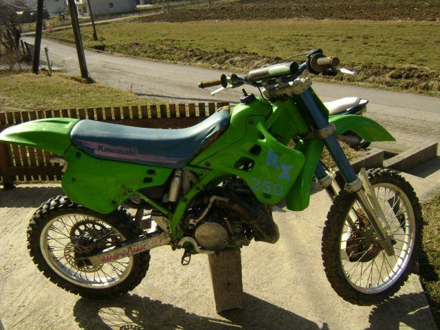Kawasaki KX 250 ,Generalno ureden, 1990 god.