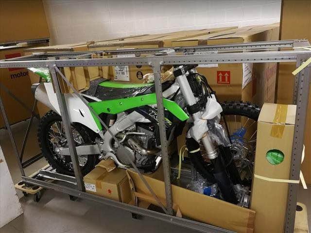 Kawasaki KX250F MOD:2019, 2018 god.
