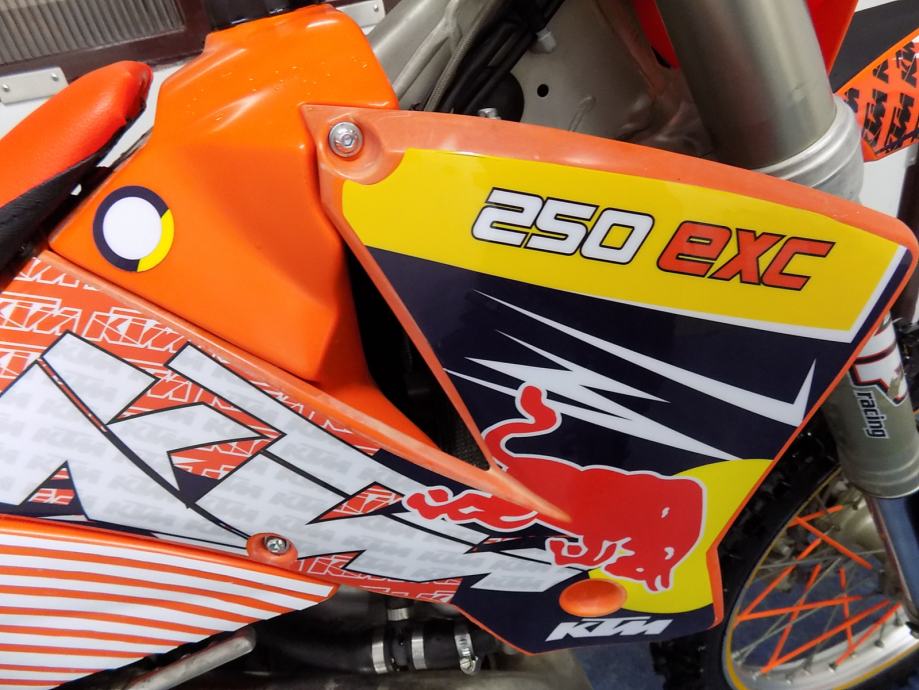 KTM EXC 250 - otplata karticama, 2004 god.