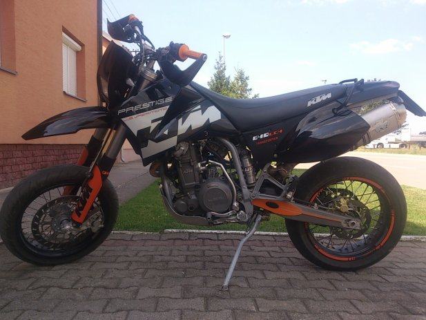 KTM LC4 640 Prestige supermoto, 2004 god.