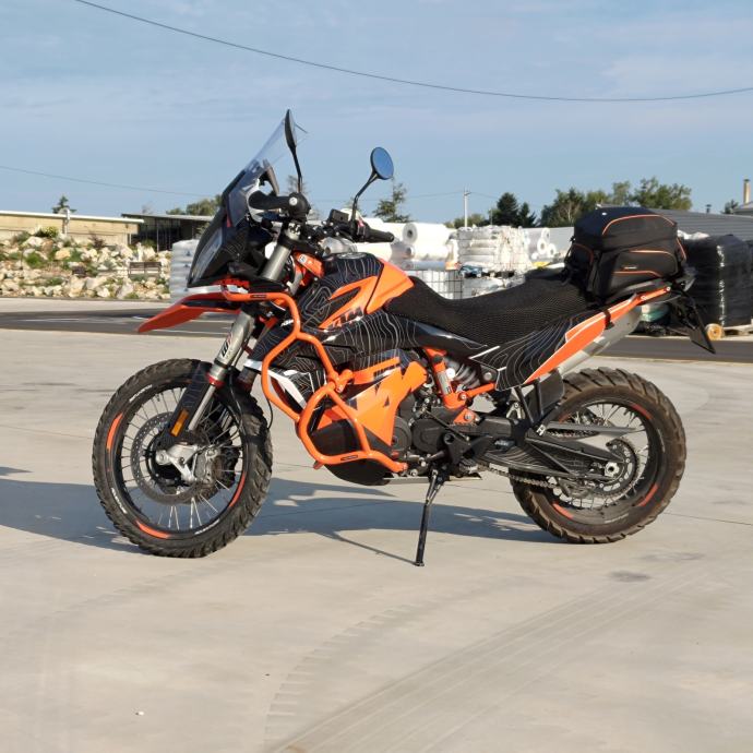 KTM R2 Adventure 889 cm3, 2022 god.