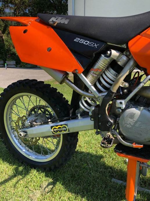 KTM Sx 250 250 cm3, 2004 god.