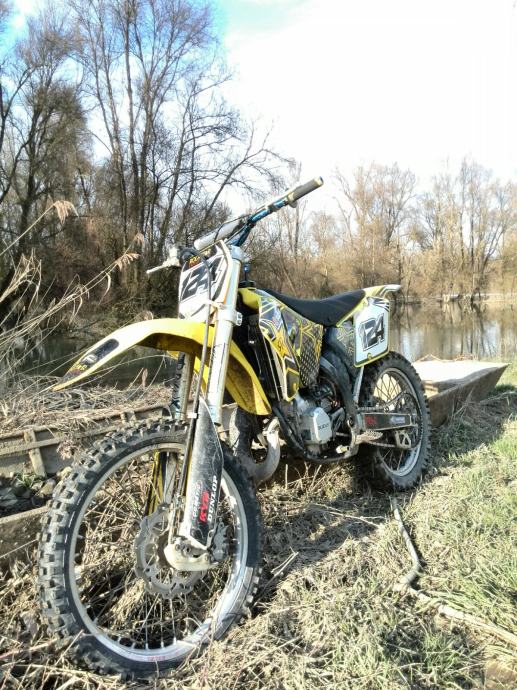 suzuki rm 125 2005, 2005 god.