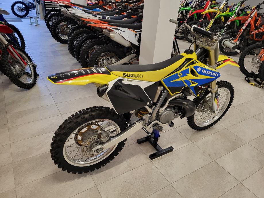 Suzuki RM 250 cm3, 2005 god.