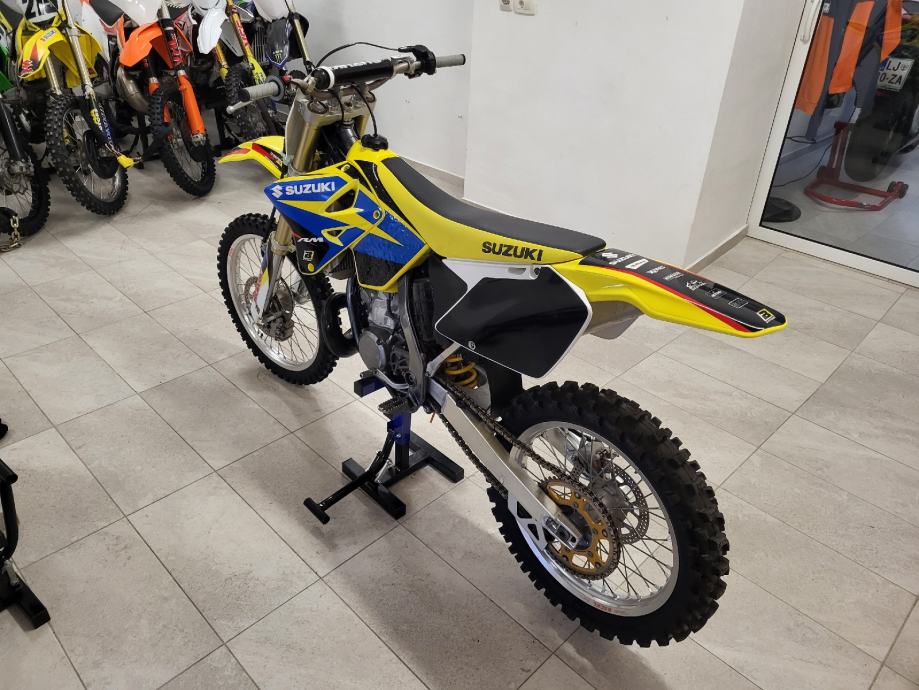 Suzuki RM 250 cm3, 2005 god.