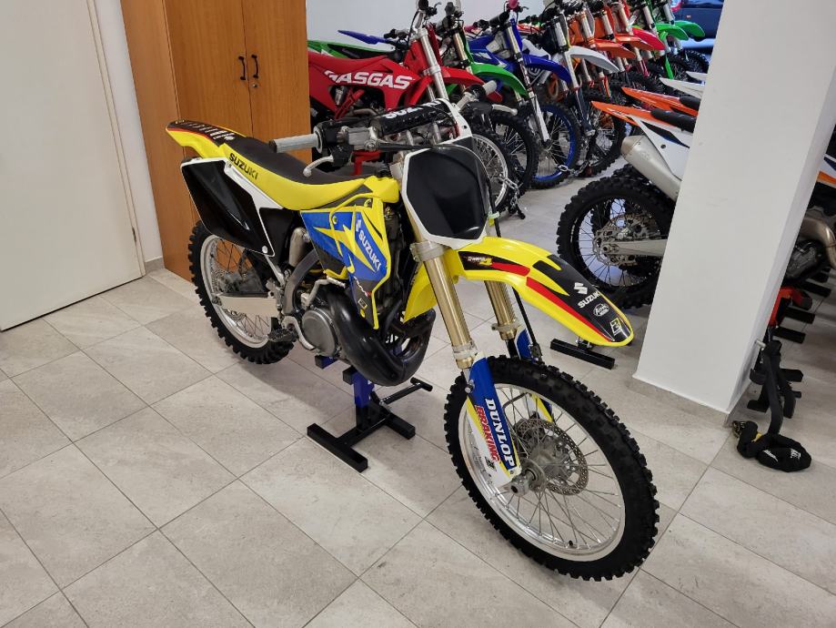 Suzuki RM 250 cm3, 2005 god.