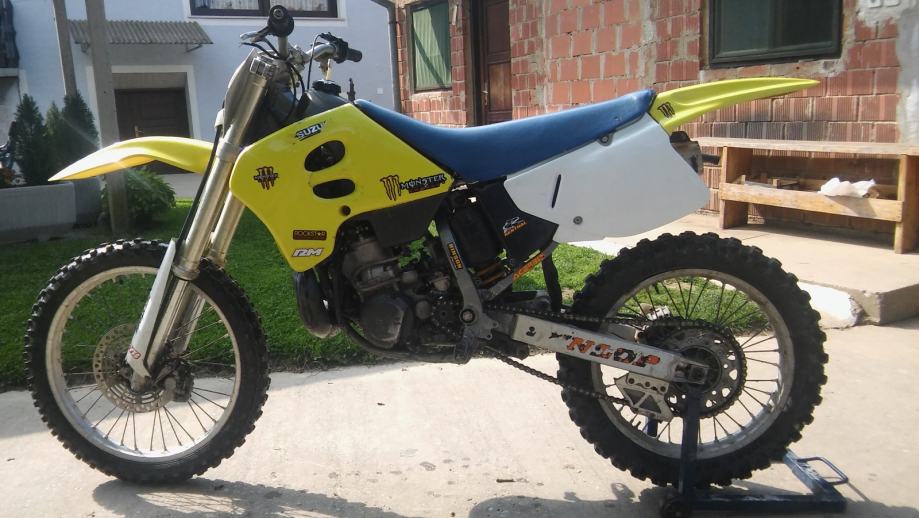 Suzuki Rm 250 cm3::::::::::::......hitno!!!!!, 1997 god.