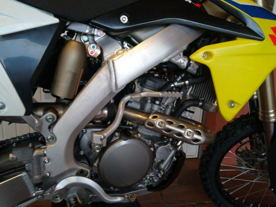 Suzuki Rmz 250 cm3 Novi motor, 2018 god.