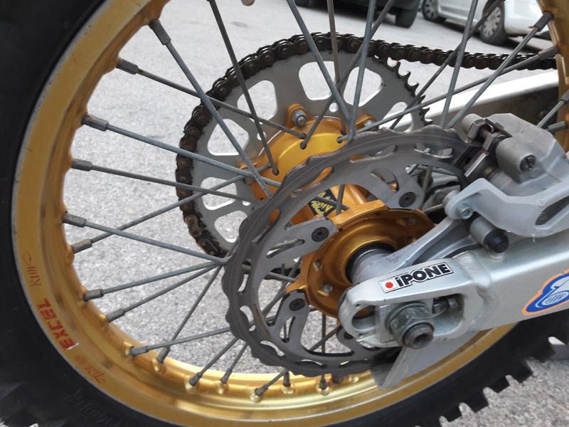 Yamaha YZF 450 450 cm3, 2005 god.