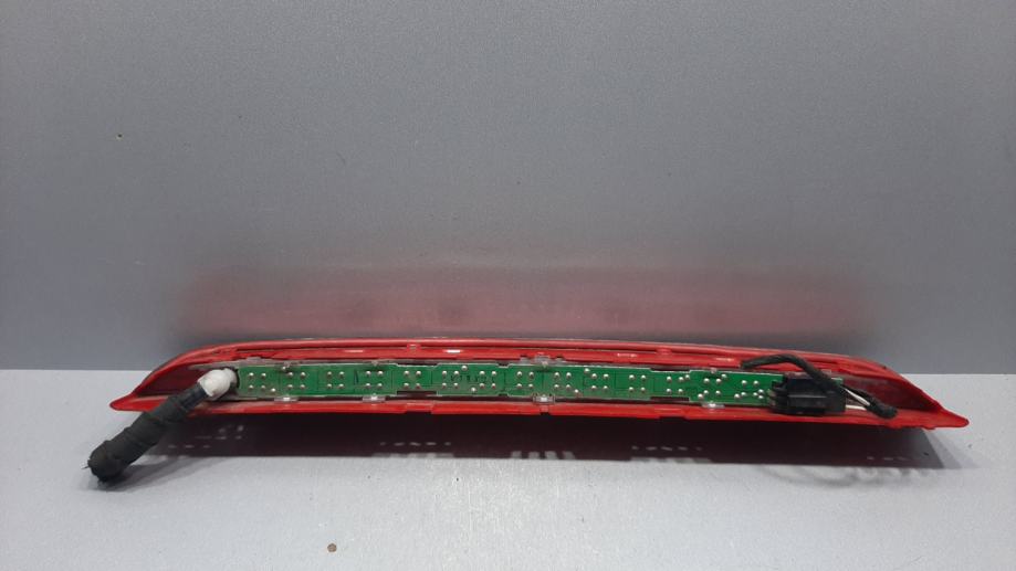 STOP SVJETLO VW GOLF 7 > 12-16 5K0945087C