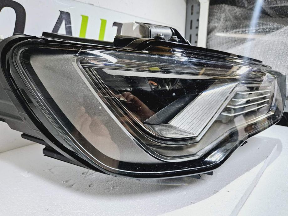 Audi a3 8v s3 rs3 prednji desni full LED matrix far 8V0941034AE